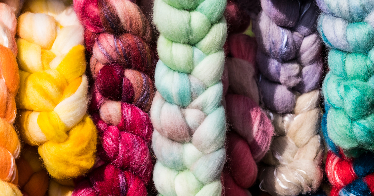 Tips for Hairstylists Mixing Braiding Hair Colors